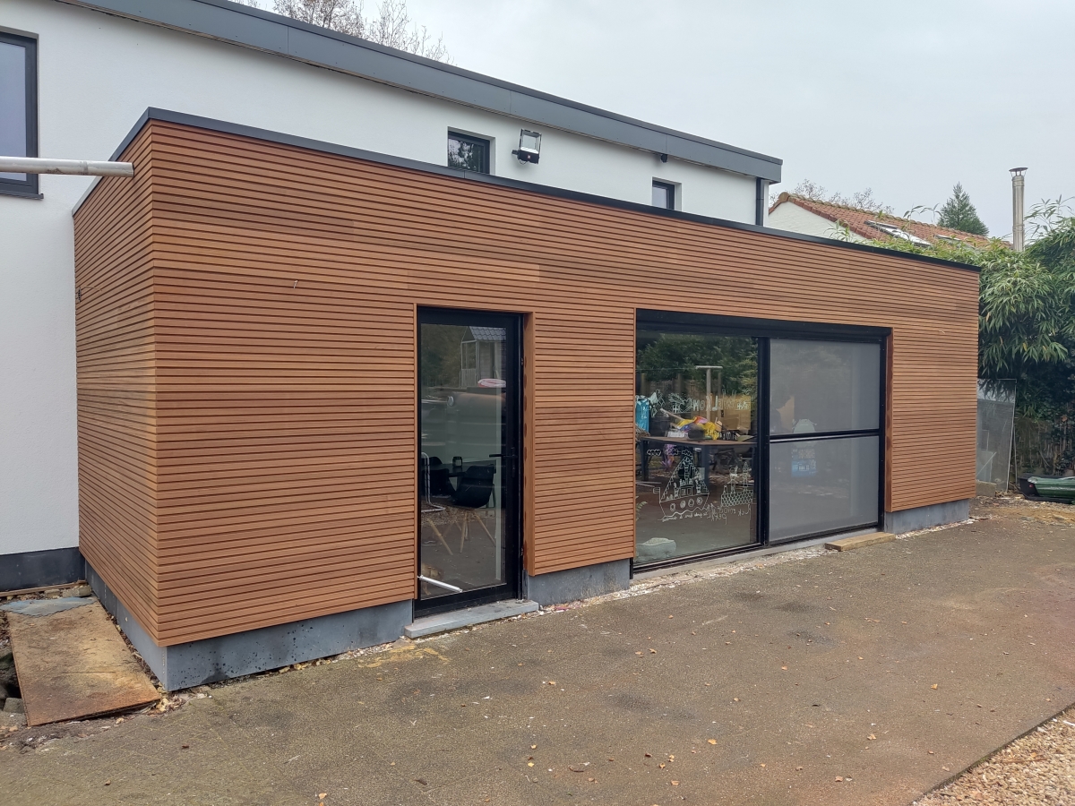 Gevelbekleding: Thermowood tripple Ayous | Bijgebouw of Aanbouw | PvB ...